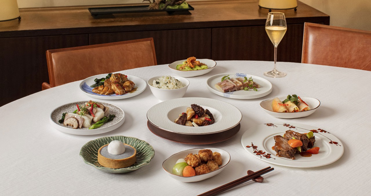 Elevated inflight menu with Duddell’s